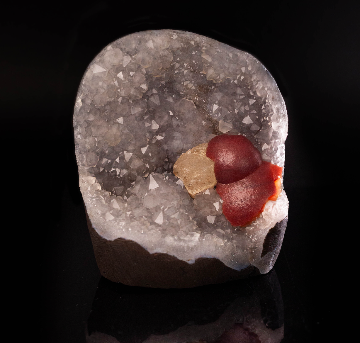 Botryoidal Fluorite with Hematite Inclusions on Chalcedony from Nasik ...